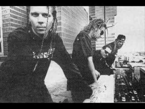 『オフスプリング（The Offspring）』総セールス4,000万枚以上！歴史上最も成功しているロックバンド！！